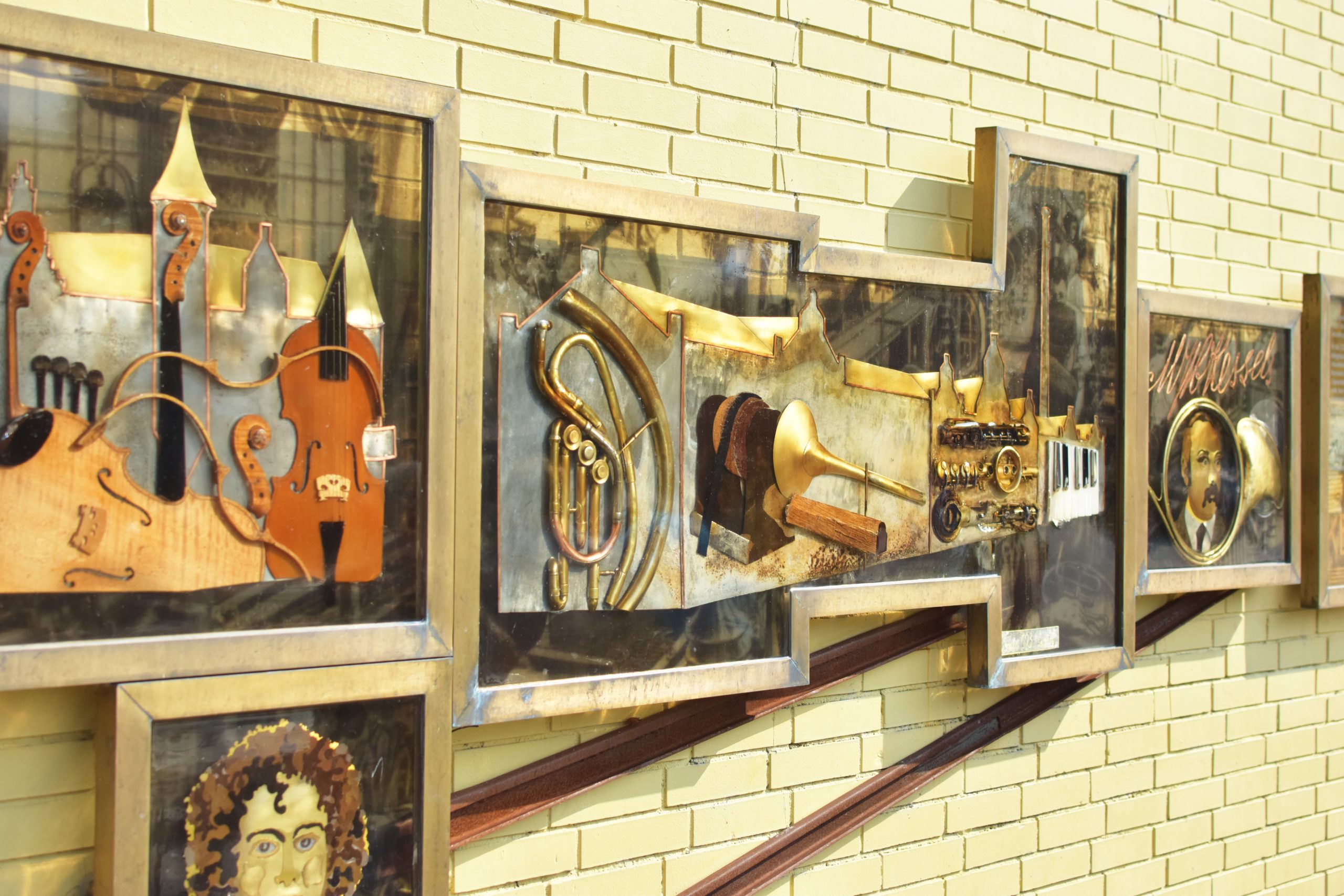 Kessels artwork in Railway Park - Kessels Museum